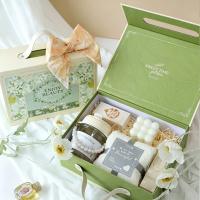 China Luxury Handle Gift Boxes With Ribbon And Floral Pattern For Retail Packaging for sale