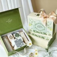 China Luxury Handle Gift Boxes With Ribbon And Floral Pattern For Retail Packaging for sale