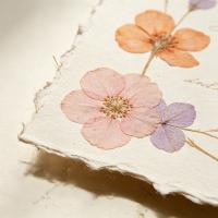 China Custom handmade deckle edge wedding invitation with pressed flowers for sale