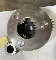China Hitachi EX300-5 Travel Gearbox 3rd Planetary Carrier Spider With Sun Gear Assy for Excavator Parts 1022198 3075005 3075003 for sale