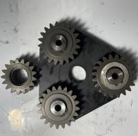 China Komatsu PC200-7 Swing Gearbox 1St Planetary Carrier Spider With Sun Gear Assy For 22U-26-21570 22U-26-21520 22U-26-21510 for sale
