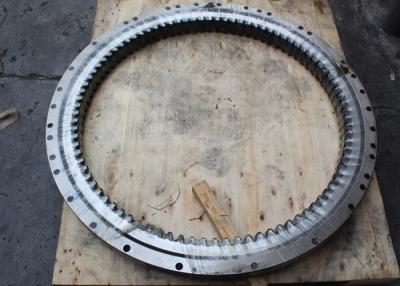 China Komatsu PC450-6 Excavator Slewing Ring Bearing 208-25-61100 Swing Circle 549.52 kg for sale