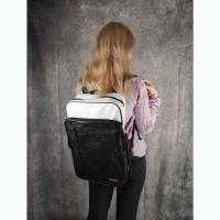 China Rectangle High Capacity Clothes Backpack Breathable Waterproof Bag Portable Travelling Bag for sale