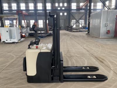 China 1.5 Ton Electric Pallet Stacker 7500mm Standard Lifting Height for sale