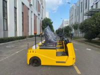 China 7.0 Ton Tow Tractor Electric Seat Driving Three Point Four Wheel Structure for sale
