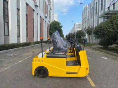 China 7.0 Ton Tow Tractor Electric Seat Driving Three Point Four Wheel Structure for sale