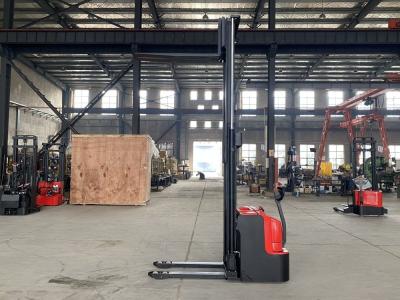 China Non Standard Electric Pallet Stacker 2000 KG Pallet Stacking Truck for sale