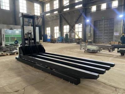 China Load Capacity 2500kg Electric Pallet Stacker For Furnace, 4 Forks Electronic Steering Pedal for sale