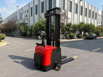 China 1.5 Ton 5.5m Electric Powered Pallet Stacker With 24V Battery for sale