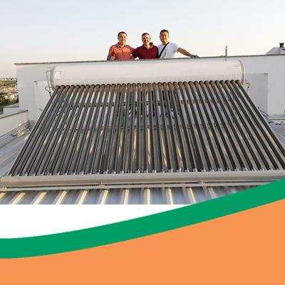 China 150L Low Pressure Solar Geyser Galvanized Steel Solar Water Heating System 58mm 1800mm Tubes for sale