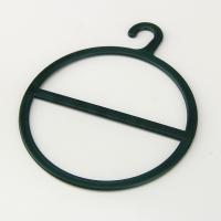 China 3mm Thick 9.7g Standard PE Black Plastic Hanger For Scarves for sale