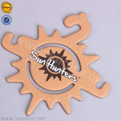 China 101.6mmx101.6mm Kraft Cardboard Hangers Flip Flops Stiff Paper Hanger For Shoes for sale