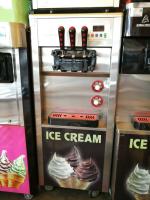 China Commercial Ice Cream Machine Soft Serve Freezer R22 Refrigerator Capacity 18-23L/h for sale