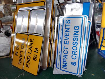 China Weatherproof UV Protected Custom Road Closed Detour Thru Traffic Reflective Metal Safety Signs for sale