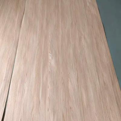 China 1mm Natural White Oak Wood Veneer - 0.6mm to 1.2mm Thickness with Phenolic Glue Backing for sale