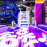 China Commercial Indoor Playground Trampoline Equipment Target Age Adults and Kids Indoor Fitness Trampoline Park Equipment for sale