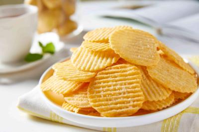 China Casual BBQ Potato Chips Snack Food 70g Inflatable Packaging for sale