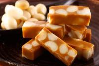 China Family Package Snack Sea Salt Toffee Candy With Almond Sweet Tooth for sale