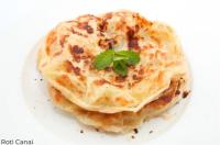 China Organic Wheat Hand Pancakes With Crispy Skin Malaysian Classic Gourmet for sale