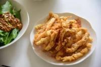 China Portable Ready To Eat Packaged Food Vacuum Packed Fried Mushrooms for sale
