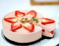 China Custom Soft Cake Cookies 120g Strawberry Mousse Cake Mygou for sale