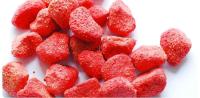 China Portable Package Dehydrated Strawberries Freeze Dried Strawberries Bulk for sale