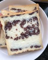 China Baked Sweet Pastry Desserts Red Bean Toast For Tea Break HALAL for sale