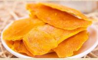 China Delicious Refreshing Dehydrated Dried Mango Slices 24 months Shelflife for sale