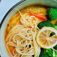 China Shrimp Thai Tom Yum Flavour Hot And Spicy Instant Noodles Wheat Flour Food for sale