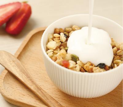 China Wholesale Fruit Nut Oatmeal Instant Cereal Baked Cereal With Mango And Cheese for sale