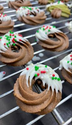 China Decorated Biscuit - Jinger - Christmas Cookies Semi Hard for sale