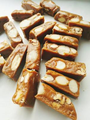 China Custom Halal Candy Chocolate Milk Taffy Candy From China for sale