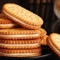 China OEM Sweet Creamy Bakery Cookies Biscuit Milky Premium Custom Snack 500g for sale