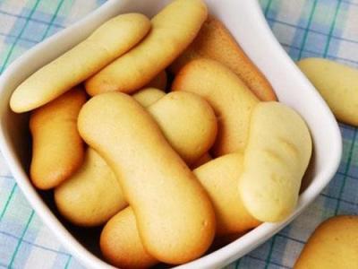 China Mygou Salty Finger Biscuits Savory Cripsy Biscuits Scallion Flavor for sale