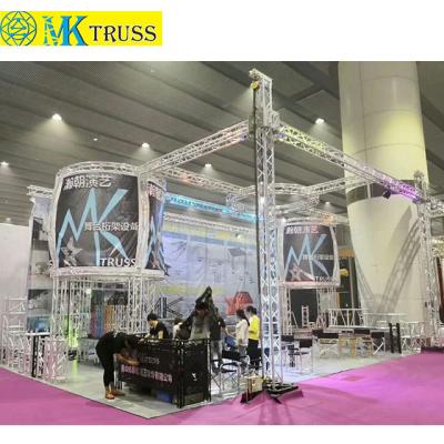 China Aluminum Stage Lighting Fork Ends Truss 1m Round Portable Movable Stage For Wedding for sale