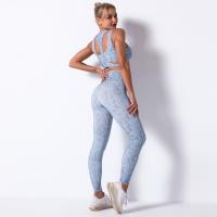 China Processing custom red seamless knitting sexy butt jacquard fast-drying yoga pants women's running fitness pants for sale