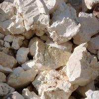 China Lumpy CaO Refractory Materials Heat Insulating Aluminous Laterite 1780 C for sale