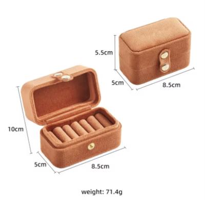 China Custom Soft Flannel Romantic Sweet Wedding Engagement Ring Box Portable Mini Jewelry Gift Case for sale
