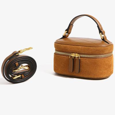 China Ladies Genuine Leather Cosmetic Cases Luxury Custom Design Toiletry Beauty Bags for sale