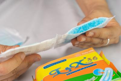 China Customizable Sanitary Napkins Pad Disposable and Dual Layer Design for Maximum Leak Protection for sale