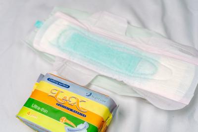 China Highly Breathable Night Use Sanitary Napkin Skin Friendly  Soft Pads For Periods 28.3cm for sale