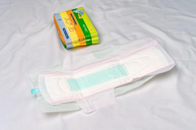 China Fan Shape Sanitary Napkins Hypoallergenic High Absorbency Sanitary Napkins Suitable for Sensitive Skin and Extended Wear for sale