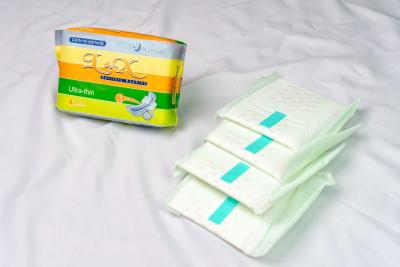China 3 Layers Menstrual Pad Soft Skin Friendly 4 Pads Per Pack Comfortable Ultra Absorbent Hypoallergenic Sanitary Protection for sale