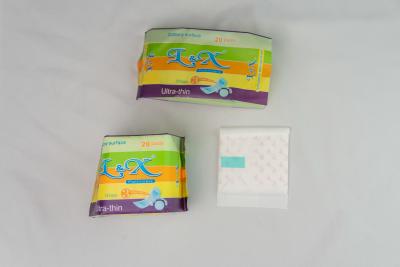 China Natural Plant Essences 100 Cotton Pantiliners Day Adhesive Whisper Pantiliner for sale