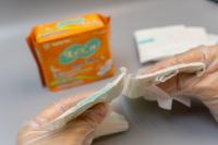 China Barely-there Feel Sanitary Napkins Pad Including Breathable PE Backsheet and Dual Layer Leak Protection for Comfortable Fit for sale