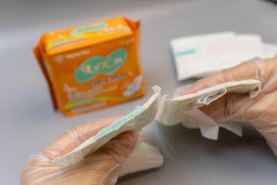 China Barely-there Feel Sanitary Napkins Pad Including Breathable PE Backsheet and Dual Layer Leak Protection for Comfortable Fit for sale