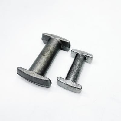 China Heavy Duty Die Forging Drive Conveyor Suspension Chain 300 kN Load Capacity 100-250mm Pitch for sale