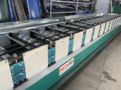 China Trapezoidal Profile Metal Roof Panel Roll Forming Machine Galvanized Aluminum Steel Sheet IBR Roofing Tile Making Machine for sale