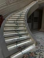 China Modern Anti-Slip Beige Marble Waterjet Steps and Treads for Villas Spiral Staircase for sale