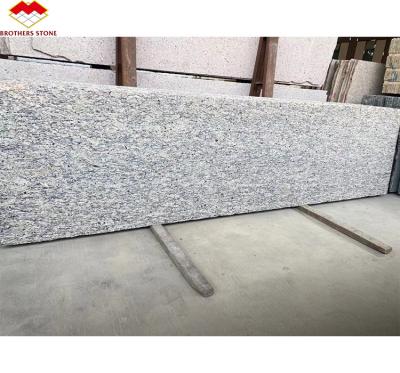 China Modern Style Brazilian Gialo Cicita Santa Granite Slabs for Villa and Hotel Design for sale